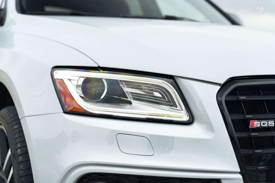 White Audi Q5 2017 in Klaipeda, with an engine capacity of 3.00 L and mileage of 194 thousand km for 14999 €, photo 7 on AUTOMOTO.COM.LV