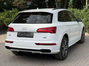 White Audi Q5 2017 in Prienai, with an engine capacity of 2.00 L and mileage of 202 thousand km for 21950 €, photo 14 on AUTOMOTO.COM.LV