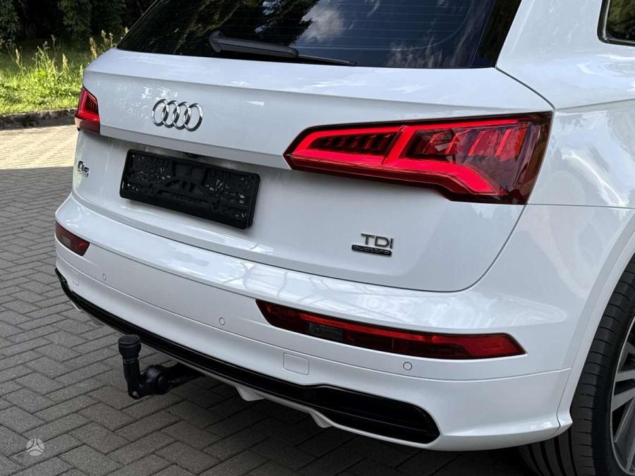 White Audi Q5 2017 in Prienai, with an engine capacity of 2.00 L and mileage of 202 thousand km for 21950 €, photo 19 on AUTOMOTO.COM.LV