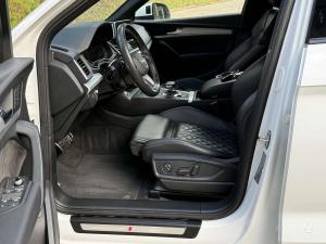 White Audi Q5 2017 in Prienai, with an engine capacity of 2.00 L and mileage of 202 thousand km for 21950 €, photo 25 on AUTOMOTO.COM.LV