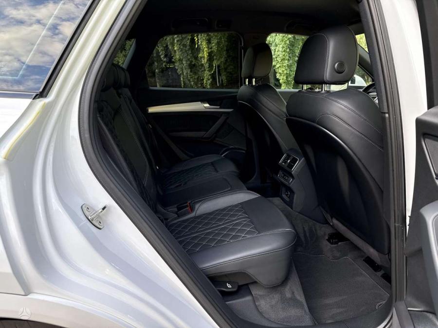 White Audi Q5 2017 in Prienai, with an engine capacity of 2.00 L and mileage of 202 thousand km for 21950 €, photo 28 on AUTOMOTO.COM.LV
