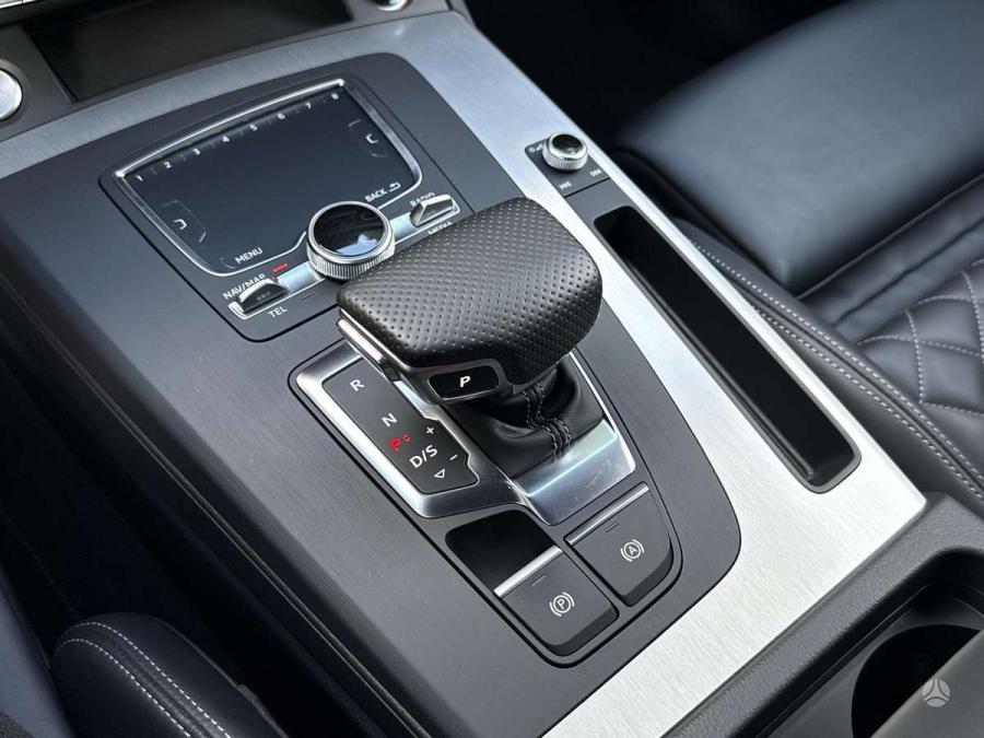 White Audi Q5 2017 in Prienai, with an engine capacity of 2.00 L and mileage of 202 thousand km for 21950 €, photo 35 on AUTOMOTO.COM.LV