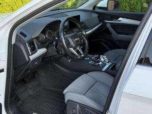 White Audi Q5 2017 in Jonava, with an engine capacity of 1.97 L and mileage of 227 thousand km for 18950 €, photo 15 on AUTOMOTO.COM.LV