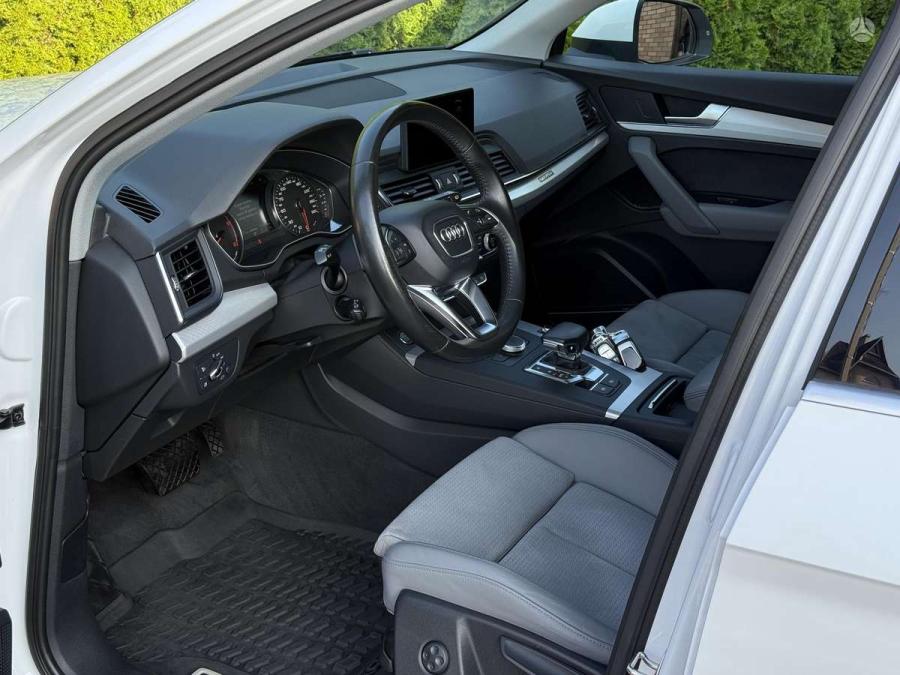 White Audi Q5 2017 in Jonava, with an engine capacity of 1.97 L and mileage of 227 thousand km for 18950 €, photo 15 on AUTOMOTO.COM.LV