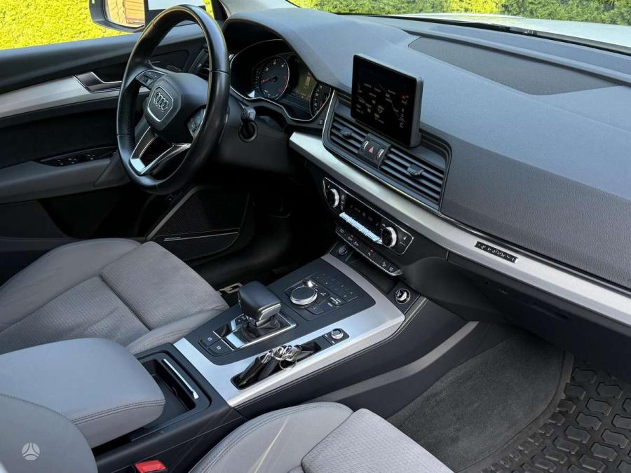 White Audi Q5 2017 in Jonava, with an engine capacity of 1.97 L and mileage of 227 thousand km for 18950 €, photo 19 on AUTOMOTO.COM.LV