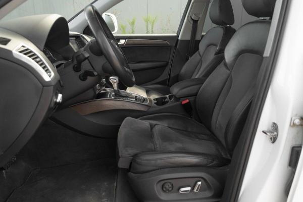 White Audi Q5 2017 in Vilnius, with an engine capacity of 2.00 L and mileage of 181 thousand km for 14900 €, photo 8 on AUTOMOTO.COM.LV