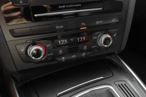 Balts Audi Q5 2017 Viļņa, ar dzinēja tilpumu 2.00 L un nobraukumu 181 tūkst. km par 14900 €, foto 16 vietnē AUTOMOTO.COM.LV