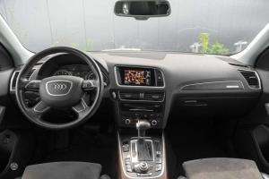 White Audi Q5 2017 in Vilnius, with an engine capacity of 2.00 L and mileage of 181 thousand km for 14900 €, photo 10 on AUTOMOTO.COM.LV