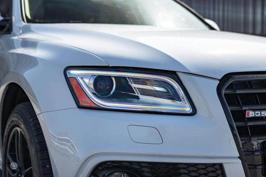 White Audi Q5 2017 in Klaipeda, with an engine capacity of 3.00 L and mileage of 240 thousand km for 12999 €, photo 7 on AUTOMOTO.COM.LV