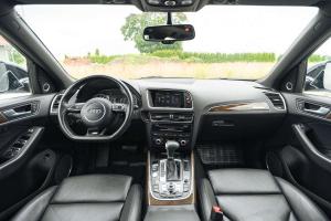 White Audi Q5 2017 in Klaipeda, with an engine capacity of 3.00 L and mileage of 194 thousand km for 14999 €, photo 31 on AUTOMOTO.COM.LV