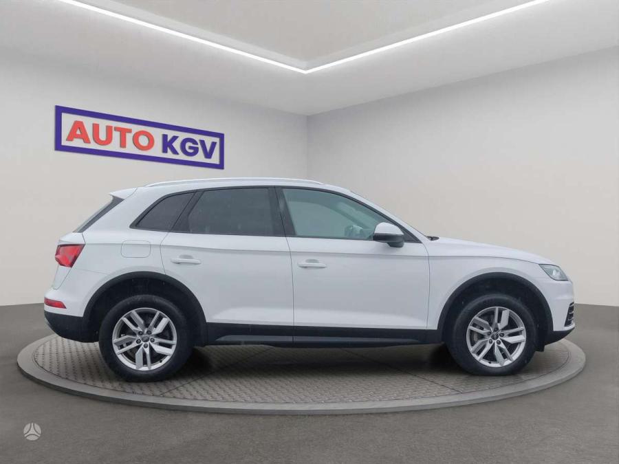 White Audi Q5 2017 in Vilnius, with an engine capacity of 2.00 L and mileage of 103 thousand km for 20999 €, photo 7 on AUTOMOTO.COM.LV