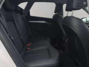 White Audi Q5 2017 in Vilnius, with an engine capacity of 2.00 L and mileage of 103 thousand km for 20999 €, photo 10 on AUTOMOTO.COM.LV