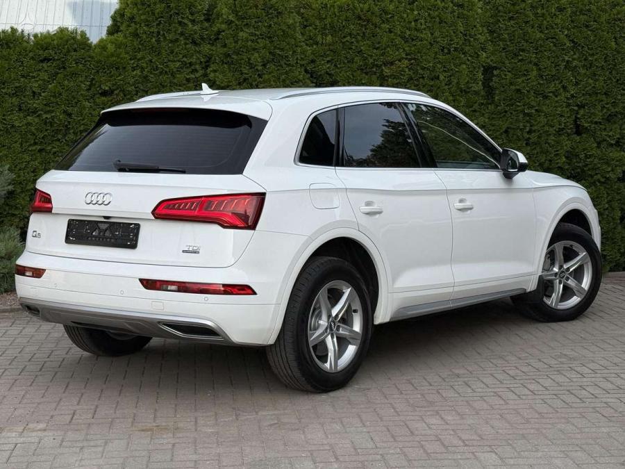 White Audi Q5 2017 in Jonava, with an engine capacity of 1.97 L and mileage of 219 thousand km for 18700 €, photo 7 on AUTOMOTO.COM.LV