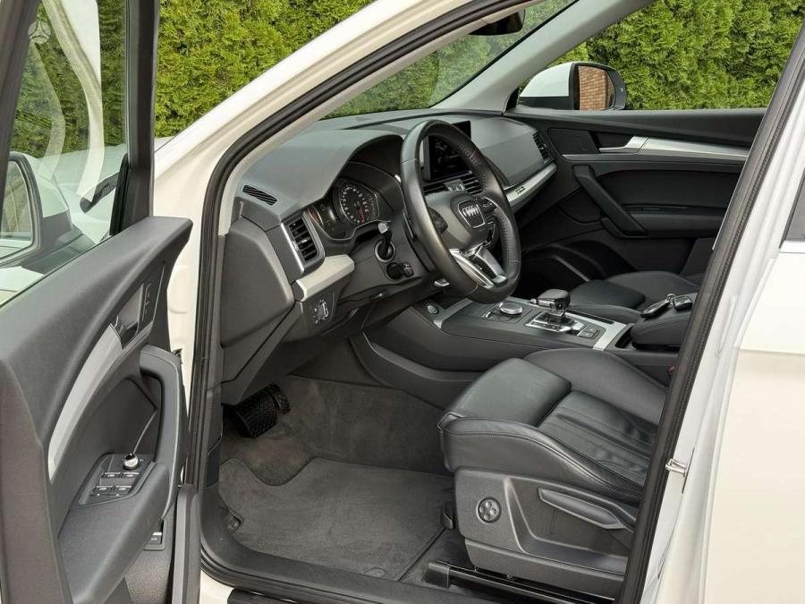 White Audi Q5 2017 in Jonava, with an engine capacity of 1.97 L and mileage of 219 thousand km for 18700 €, photo 14 on AUTOMOTO.COM.LV