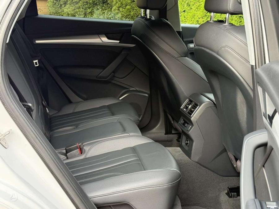 White Audi Q5 2017 in Jonava, with an engine capacity of 1.97 L and mileage of 219 thousand km for 18700 €, photo 26 on AUTOMOTO.COM.LV