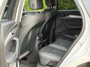 White Audi Q5 2017 in Jonava, with an engine capacity of 1.97 L and mileage of 219 thousand km for 18700 €, photo 28 on AUTOMOTO.COM.LV