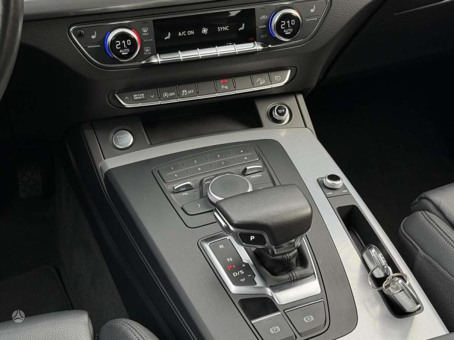 White Audi Q5 2017 in Jonava, with an engine capacity of 1.97 L and mileage of 219 thousand km for 18700 €, photo 36 on AUTOMOTO.COM.LV