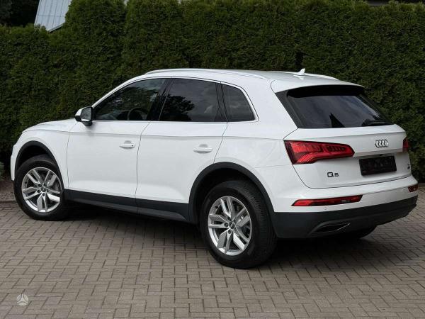 Audi Q5 2017 in Jonava on AUTOMOTO.COM.LV White Audi Q5 2017 in Jonava, with an engine capacity of 1.97 L and mileage of 193 thousand km for 18900 €, photo 11 on AUTOMOTO.COM.LV