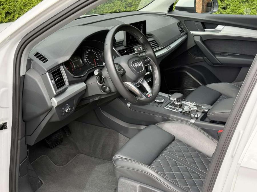 White Audi Q5 2017 in Jonava, with an engine capacity of 1.97 L and mileage of 193 thousand km for 18900 €, photo 14 on AUTOMOTO.COM.LV