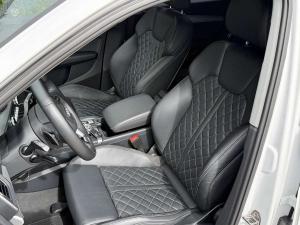 White Audi Q5 2017 in Jonava, with an engine capacity of 1.97 L and mileage of 193 thousand km for 18900 €, photo 16 on AUTOMOTO.COM.LV