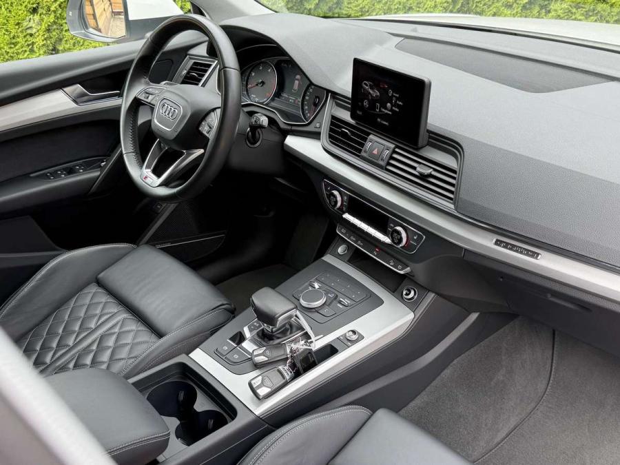 White Audi Q5 2017 in Jonava, with an engine capacity of 1.97 L and mileage of 193 thousand km for 18900 €, photo 24 on AUTOMOTO.COM.LV