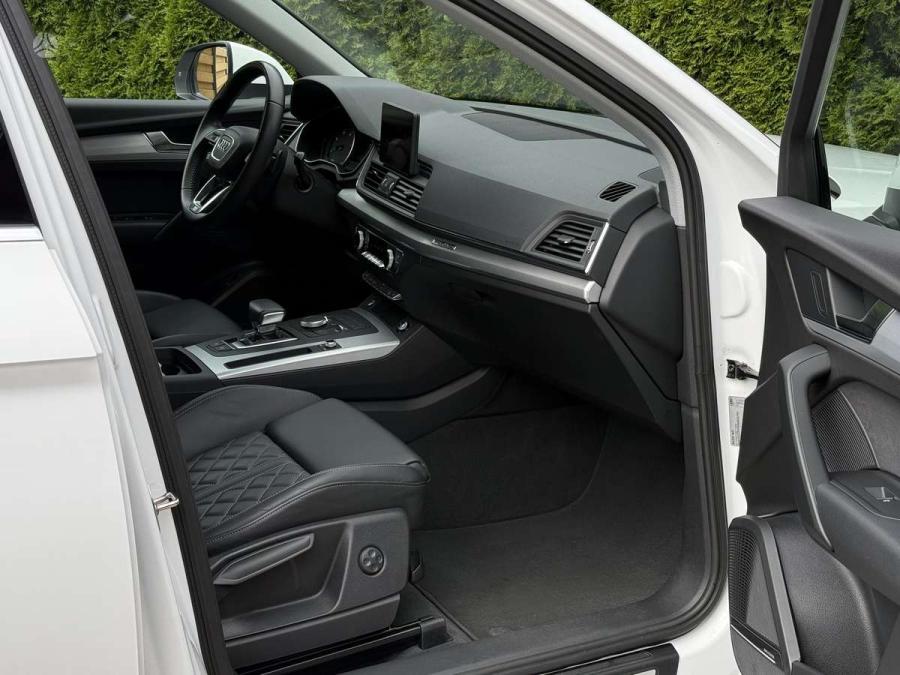White Audi Q5 2017 in Jonava, with an engine capacity of 1.97 L and mileage of 193 thousand km for 18900 €, photo 27 on AUTOMOTO.COM.LV