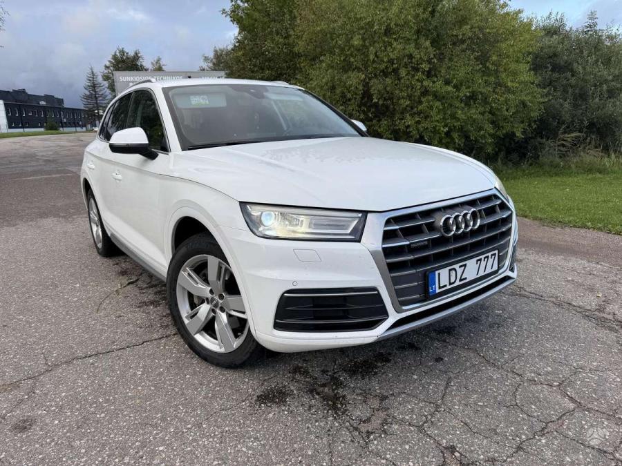 White Audi Q5 2017 in Ukmerge, with an engine capacity of 2.00 L and mileage of 386 thousand km for 14850 €, photo 4 on AUTOMOTO.COM.LV