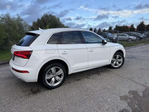 White Audi Q5 2017 in Ukmerge, with an engine capacity of 2.00 L and mileage of 386 thousand km for 14850 €, photo 7 on AUTOMOTO.COM.LV