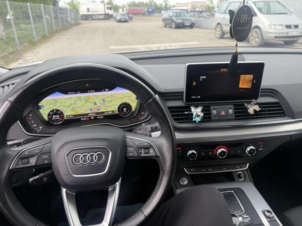 White Audi Q5 2017 in Ukmerge, with an engine capacity of 2.00 L and mileage of 386 thousand km for 14850 €, photo 10 on AUTOMOTO.COM.LV