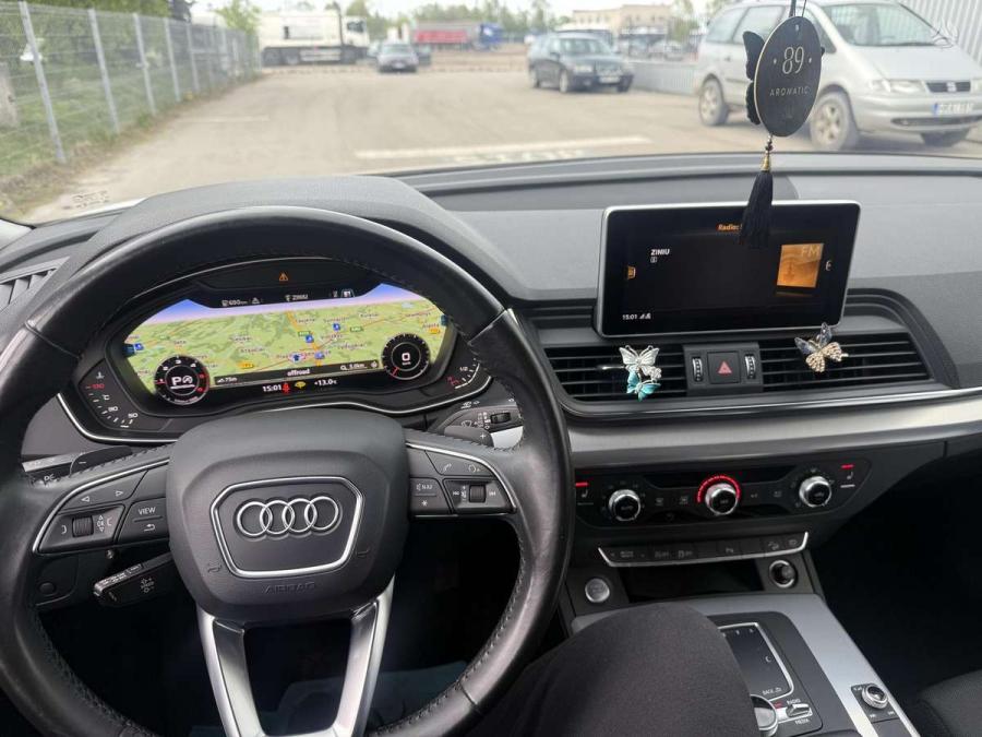 White Audi Q5 2017 in Ukmerge, with an engine capacity of 2.00 L and mileage of 386 thousand km for 14850 €, photo 10 on AUTOMOTO.COM.LV