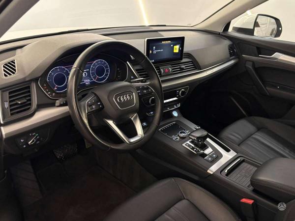 Audi Q5 2017 in Marijampole on AUTOMOTO.COM.LV White Audi Q5 2017 in Marijampole, with an engine capacity of 1.97 L and mileage of 185 thousand km for 19999 €, photo 3 on AUTOMOTO.COM.LV