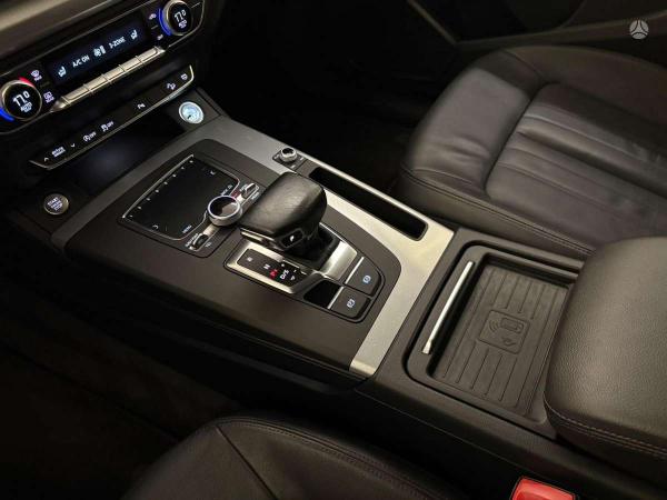 Audi Q5 2017 in Marijampole on AUTOMOTO.COM.LV White Audi Q5 2017 in Marijampole, with an engine capacity of 1.97 L and mileage of 185 thousand km for 19999 €, photo 4 on AUTOMOTO.COM.LV