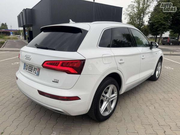 White Audi Q5 2017 in Kaunas, with an engine capacity of 2.00 L and mileage of 308 thousand km for 18800 €, photo 5 on AUTOMOTO.COM.LV