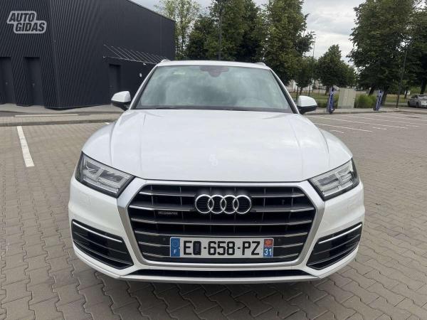 White Audi Q5 2017 in Kaunas, with an engine capacity of 2.00 L and mileage of 308 thousand km for 18800 €, photo 6 on AUTOMOTO.COM.LV