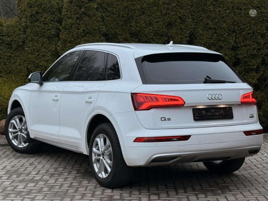 White Audi Q5 2018 in Jonava, with an engine capacity of 1.97 L and mileage of 197 thousand km for 19950 €, photo 6 on AUTOMOTO.COM.LV