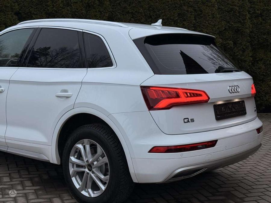 White Audi Q5 2018 in Jonava, with an engine capacity of 1.97 L and mileage of 197 thousand km for 19950 €, photo 7 on AUTOMOTO.COM.LV