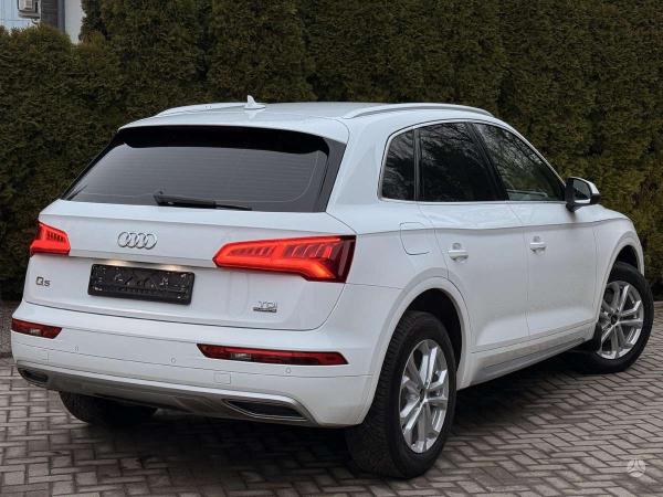 White Audi Q5 2018 in Jonava, with an engine capacity of 1.97 L and mileage of 197 thousand km for 19950 €, photo 8 on AUTOMOTO.COM.LV