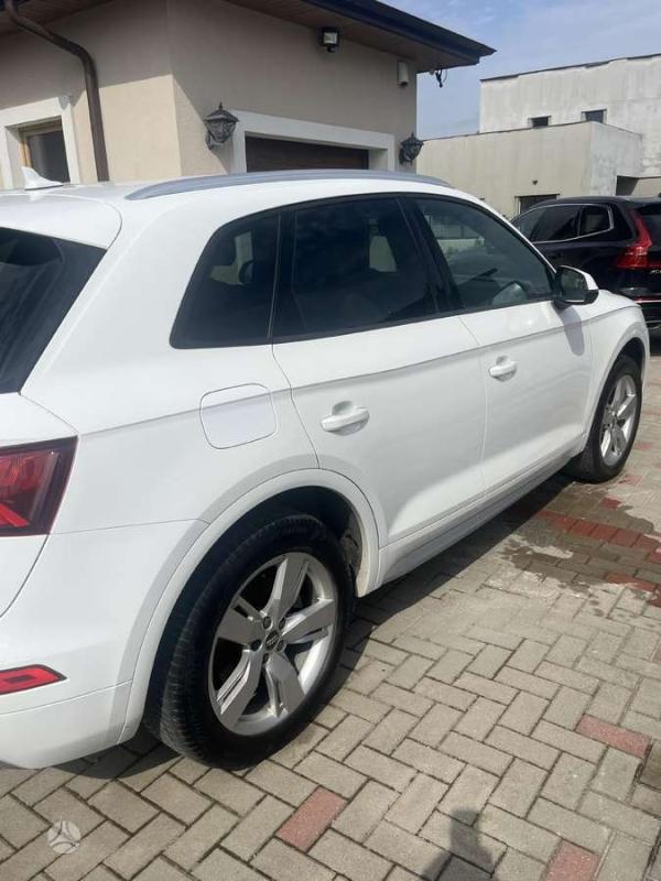 White Audi Q5 2018 in Kaunas, with an engine capacity of 1.98 L and mileage of 98 thousand km for 19650 €, photo 6 on AUTOMOTO.COM.LV