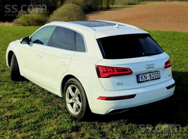 White Audi Q5 2018 in Riga, with an engine capacity of 2.00 L and mileage of 225 thousand km for 19990 €, photo 4 on AUTOMOTO.COM.LV
