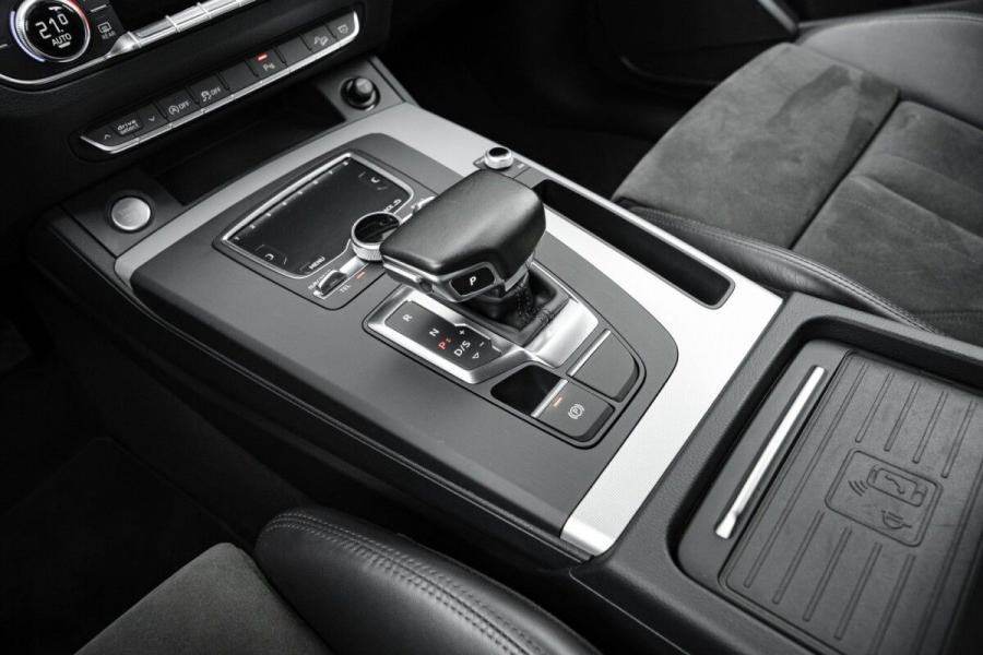 White Audi Q5 2018 in Marupe, with an engine capacity of 2.00 L and mileage of 73 thousand km for 28450 €, photo 23 on AUTOMOTO.COM.LV