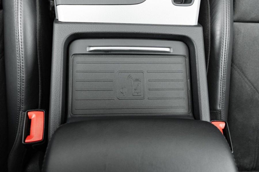White Audi Q5 2018 in Marupe, with an engine capacity of 2.00 L and mileage of 73 thousand km for 28450 €, photo 24 on AUTOMOTO.COM.LV