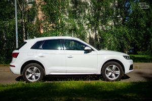 White Audi Q5 2018 in Vilnius, with an engine capacity of 2.00 L and mileage of 129 thousand km for 20000 €, photo 4 on AUTOMOTO.COM.LV
