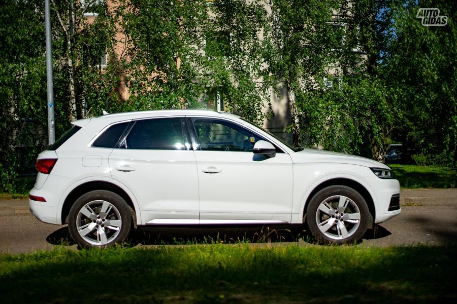White Audi Q5 2018 in Vilnius, with an engine capacity of 2.00 L and mileage of 129 thousand km for 20000 €, photo 4 on AUTOMOTO.COM.LV