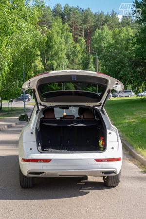 White Audi Q5 2018 in Vilnius, with an engine capacity of 2.00 L and mileage of 129 thousand km for 20000 €, photo 6 on AUTOMOTO.COM.LV