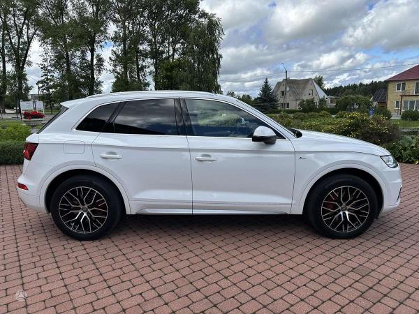White Audi Q5 2018 in Siauliai, with an engine capacity of 2.00 L and mileage of 278 thousand km for 18500 €, photo 4 on AUTOMOTO.COM.LV