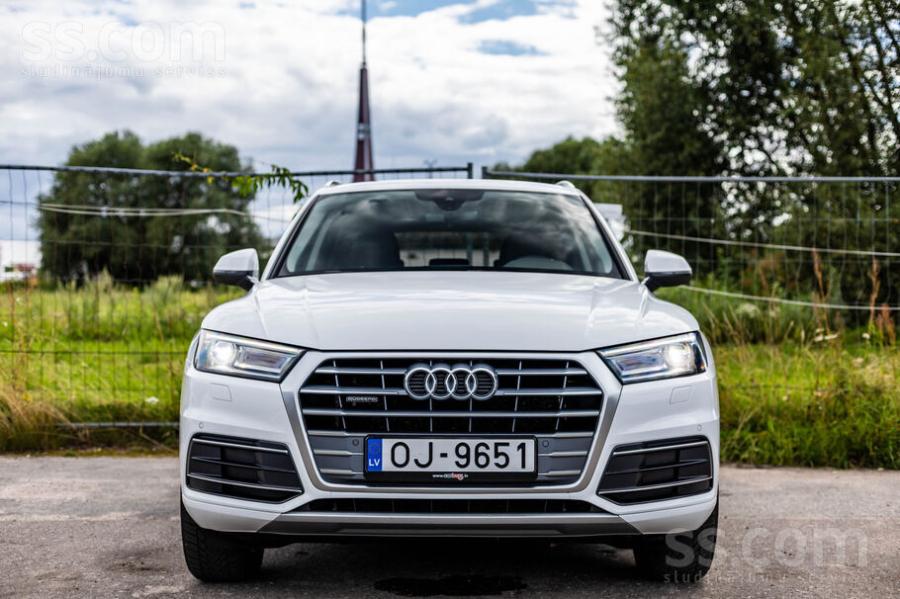White Audi Q5 2018 in Riga, with an engine capacity of 2.00 L and mileage of 268 thousand km for 20990 €, photo 4 on AUTOMOTO.COM.LV
