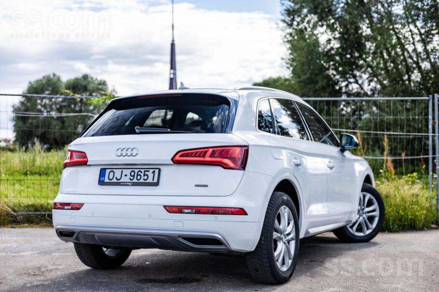 White Audi Q5 2018 in Riga, with an engine capacity of 2.00 L and mileage of 268 thousand km for 20990 €, photo 8 on AUTOMOTO.COM.LV