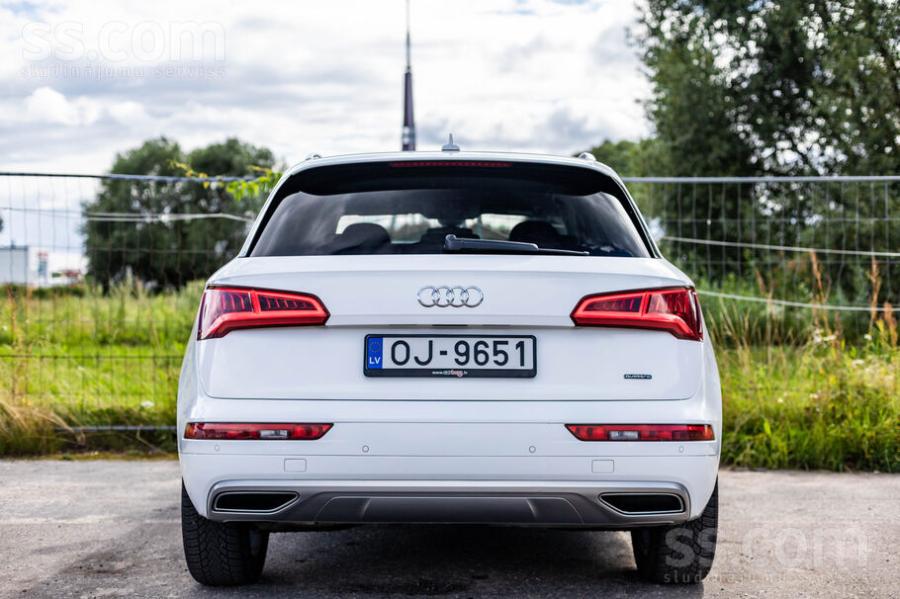 White Audi Q5 2018 in Riga, with an engine capacity of 2.00 L and mileage of 268 thousand km for 20990 €, photo 9 on AUTOMOTO.COM.LV