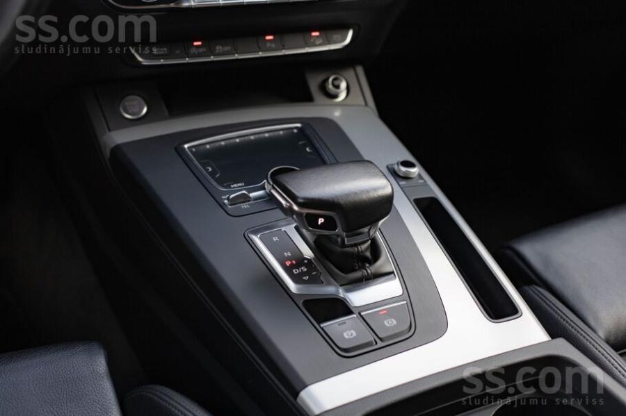 White Audi Q5 2018 in Riga, with an engine capacity of 2.00 L and mileage of 268 thousand km for 20990 €, photo 26 on AUTOMOTO.COM.LV