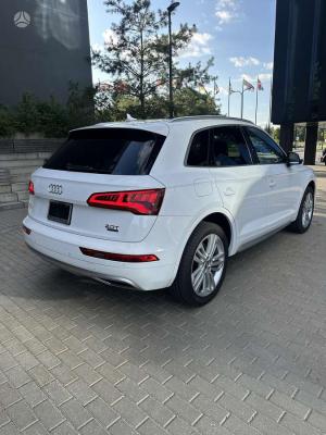 Balts Audi Q5 2018 Viļņa, ar dzinēja tilpumu 1.98 L un nobraukumu 200 tūkst. km par 18900 €, foto 11 vietnē AUTOMOTO.COM.LV